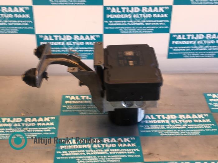 ABS pump Mercedes C 6.2 C-63 AMG V8 32V - A0375456332 156985