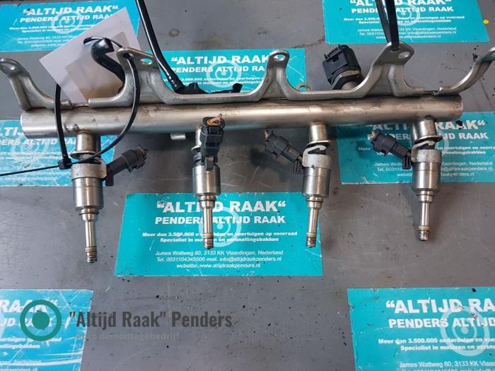 Injector (petrol injection) Audi A3 Cabriolet 1.8 TFSI 16V - 06H906036F ...