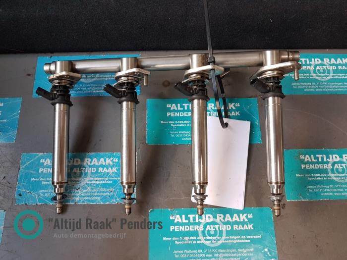 Injector (petrol injection) Mercedes A 2.0 A-45 AMG Turbo 16V 4-Matic ...