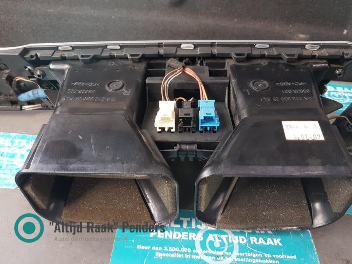 Dashboard vent Mercedes E E-220 CDI 16V BlueEfficiency,BlueTEC ...
