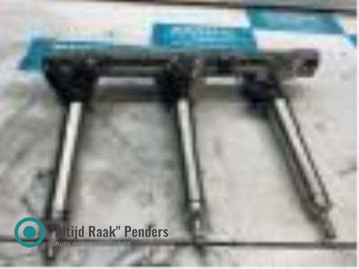 Injector (petrol injection) Mercedes E E-350 CGI V6 24V - A2720700187 ...