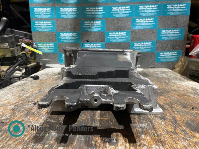 Sump Mercedes E E-350d 3.0 V6 24V - A6420142500 642855