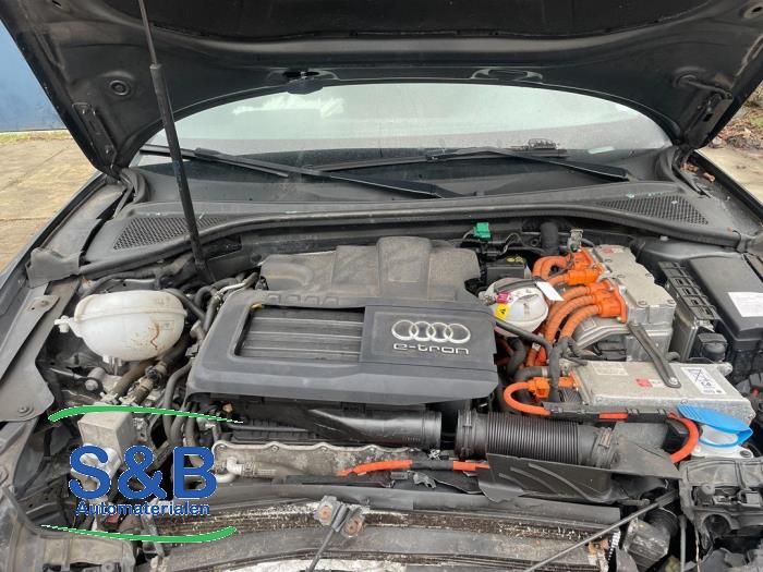 Engine Audi A3 Sportback 1.4 TFSI 16V e-tron - 04E100099A CUKB