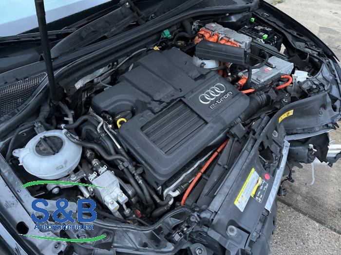 Engine Audi A3 Sportback 1.4 TFSI 16V e-tron - 04E100099A CUKB