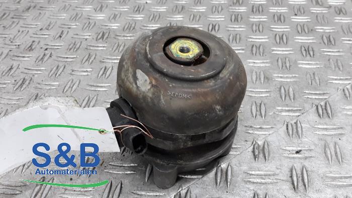 Soportes de motor con número de artículo 4E0199381 stock