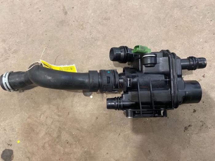 Thermostat housing Peugeot 2008 1.2 12V e-THP PureTech 110 - 9807198480 HNZ