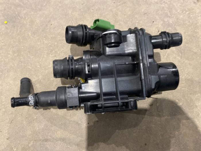 Thermostat housing Peugeot 2008 1.2 12V e-THP PureTech 110 - 9807198480 HNZ