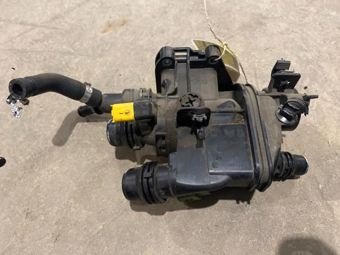 Thermostat housing Peugeot 2008 1.2 12V e-THP PureTech 110 - 9807198480 HNZ