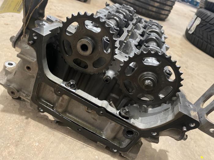 Cylinder head Mercedes E E-250 CDI 16V BlueEfficiency - R6510160201 ...