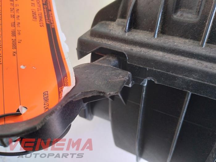 Air box BMW X1 sDrive 18d 2.0 16V - 13718513916 B47C20B