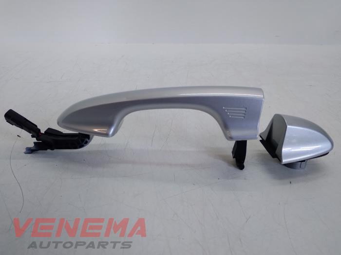 Ford Fiesta Uchwyty drzwi prawych przednich wersja 4-drzwiowa zapas ...