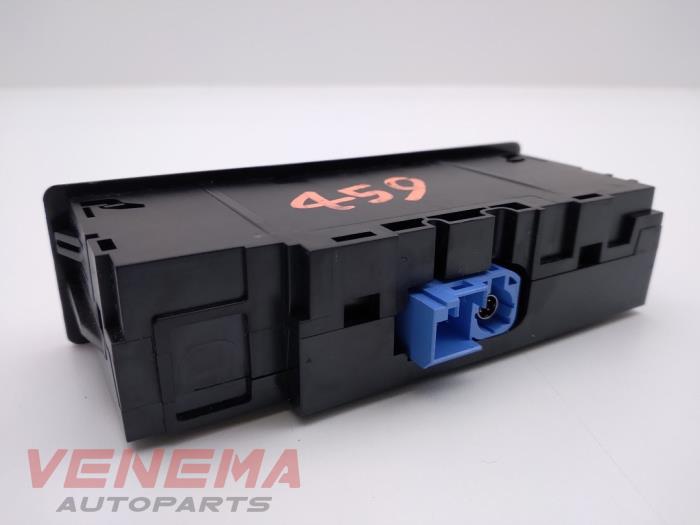 Connexion USB Mercedes C C-200 2.0 CGI 16V - A2058200226 MERCEDES