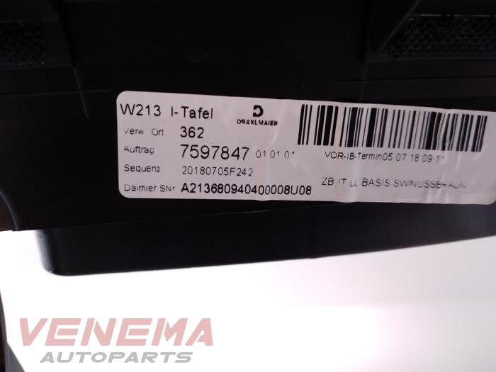 Dashboard Mercedes E Estate E-200d 2.0 Turbo 16V - A2136809404