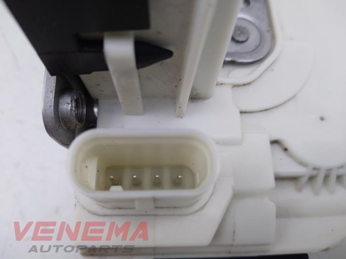 Front door lock mechanism 4-door, right Mercedes A 1.6 A-180 16V ...
