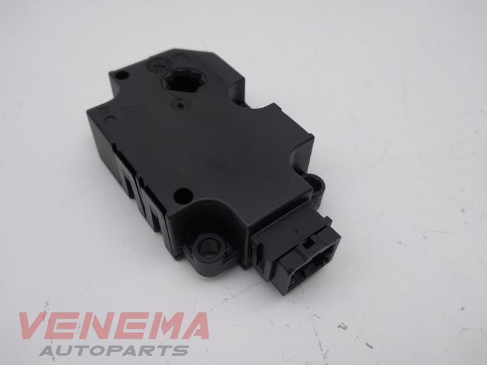 Heater valve motor Mercedes A 1.6 A-180 16V - A2469064400 DENSO