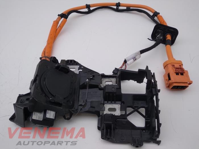 Charching port electric car Mercedes E Estate E-300de 2.0 Turbo 16V ...