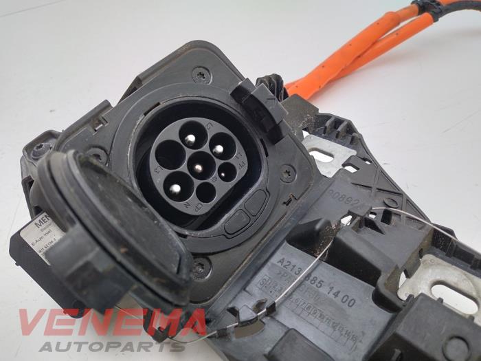 Charching port electric car Mercedes E Estate E-300de 2.0 Turbo 16V ...
