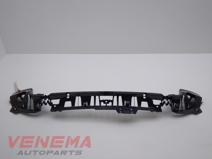 Rear bumper bracket central BMW 1 serie 118i 1.5 TwinPower 12V ...