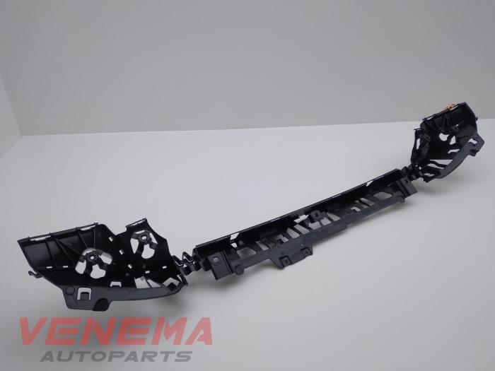 Rear bumper bracket central BMW 1 serie 118i 1.5 TwinPower 12V ...