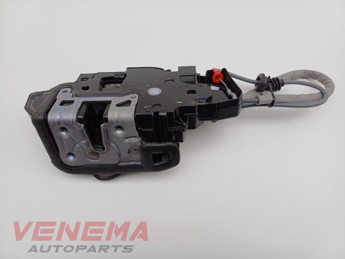 Rear door lock mechanism 4-door, left Mercedes A 2.0 A-220 Turbo 16V ...
