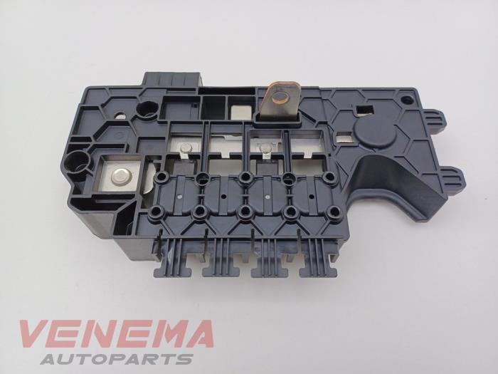 Fuse boxes with part number 1775404307 stock | ProxyParts.com