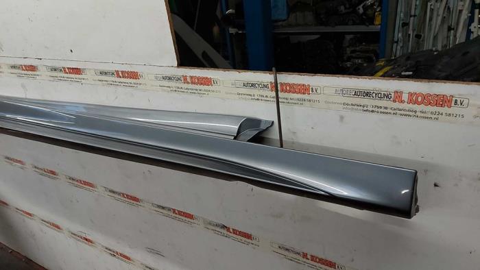 Side skirt, right Mercedes C C-300 e 2.0 Turbo 992 - A2066982400