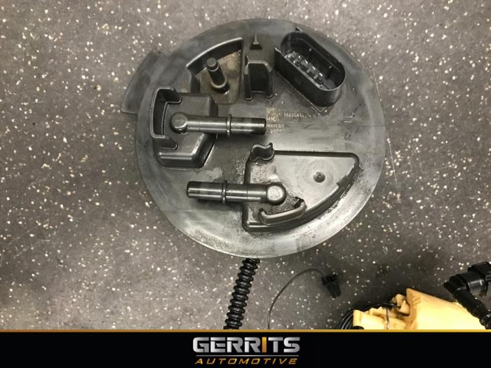 Booster pump Mercedes E E-350d 3.0 V6 24V - A2054701694 642855