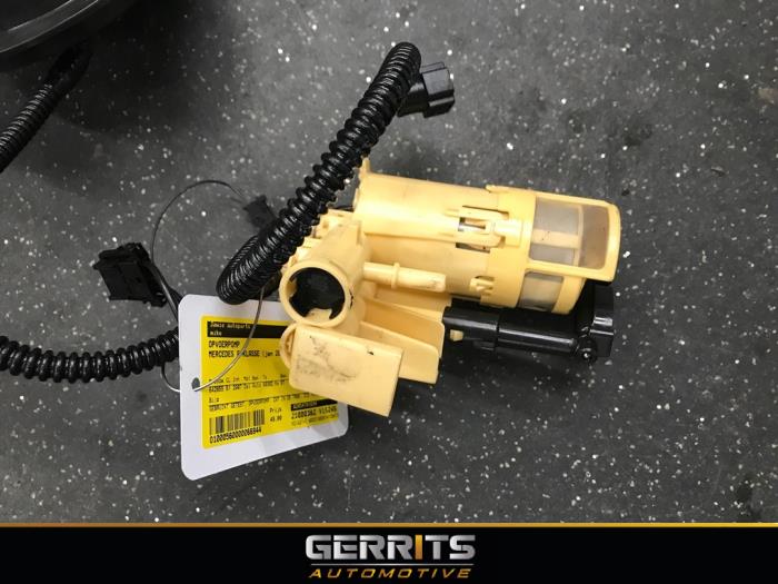 Booster pump Mercedes E E-350d 3.0 V6 24V - A2054701694 642855
