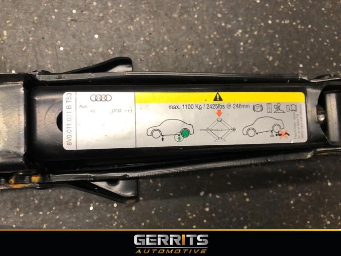 Jack Audi A3 Sportback 1.5 TFSI 16V - 8V0011031BTS3