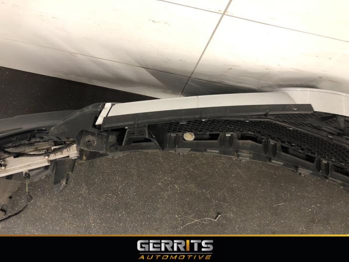 Front bumper Mercedes E E-200 CGI 16V BlueEfficiency 197 - A2078800447