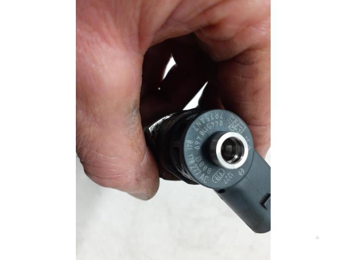 Injecteur (diesel) Volkswagen Caddy - 04L130277AC BOSCH
