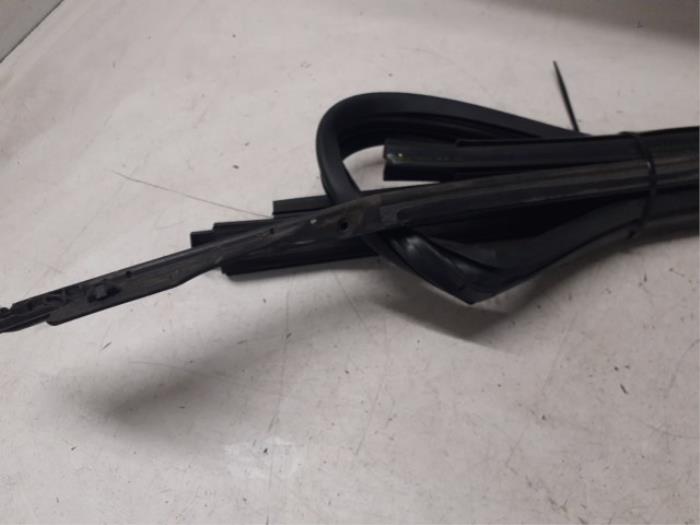 Door seal 2-door, right Mercedes Vito 2.2 114 CDI 16V - A4477200364