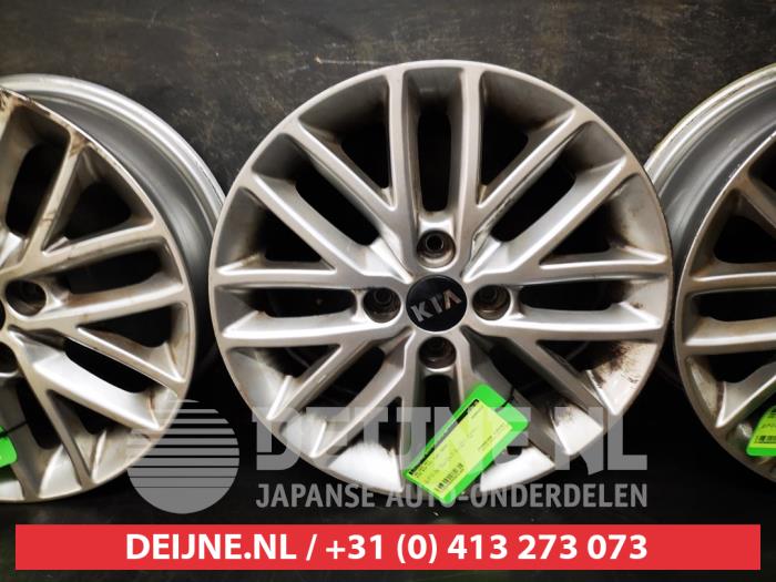 Set of wheels - Alloy KIA - V.Deijne Jap.Auto-onderdelen BV