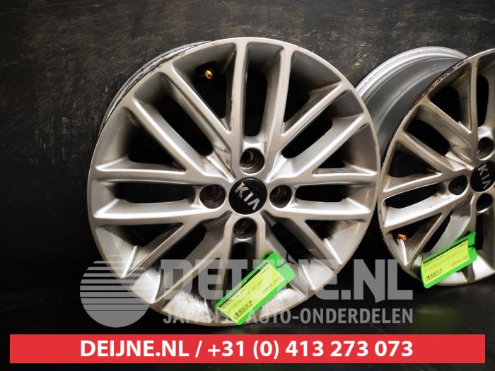 Set of wheels - Alloy KIA - V.Deijne Jap.Auto-onderdelen BV