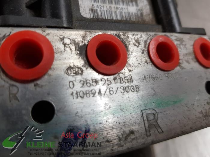 Pompe ABS Nissan Qashqai 1.6 16V - 47660BR00C HR16DE