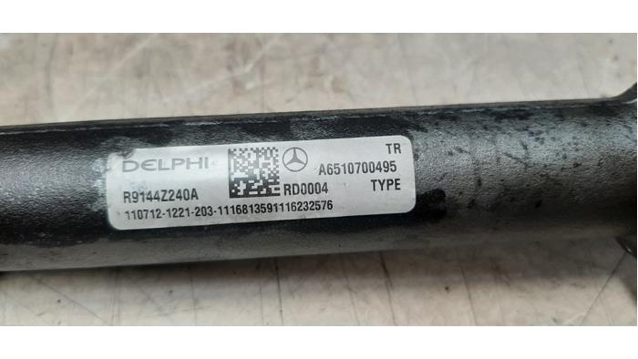 Fuel injector nozzle Mercedes C 2.2 C-250 CDI 16V BlueEFFICIENCY ...