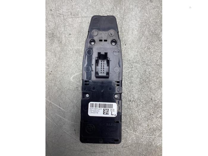 Electric window switch BMW 5 serie Touring 520i 16V - 61319179905