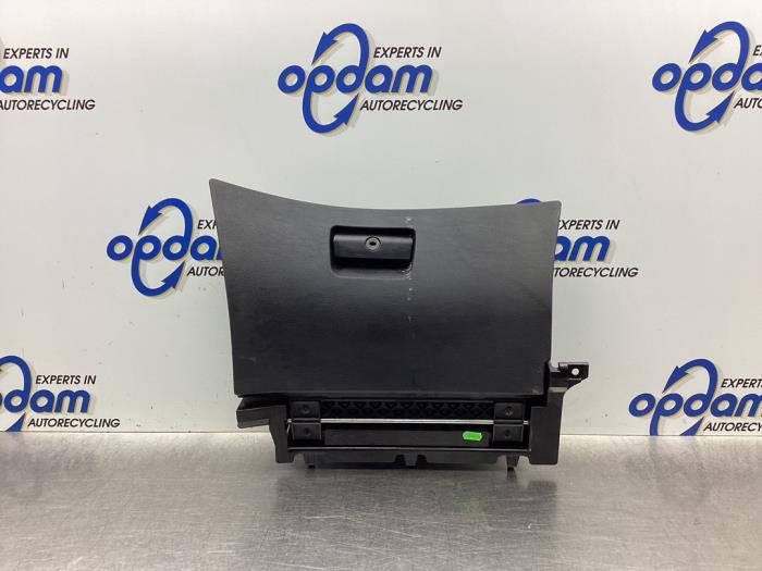Glovebox BMW 3 serie Touring 316i 16V - 51168196111