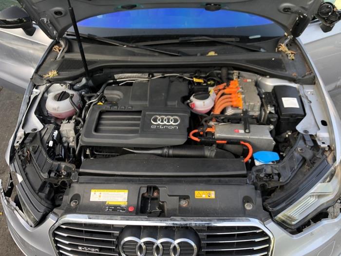 Engine Audi A3 Sportback 1.4 TFSI 16V e-tron - 04E100099A CUK