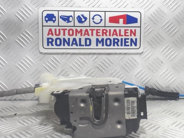 Rear door lock mechanism 4-door, left Mercedes E Estate E-250 CDI 16V ...