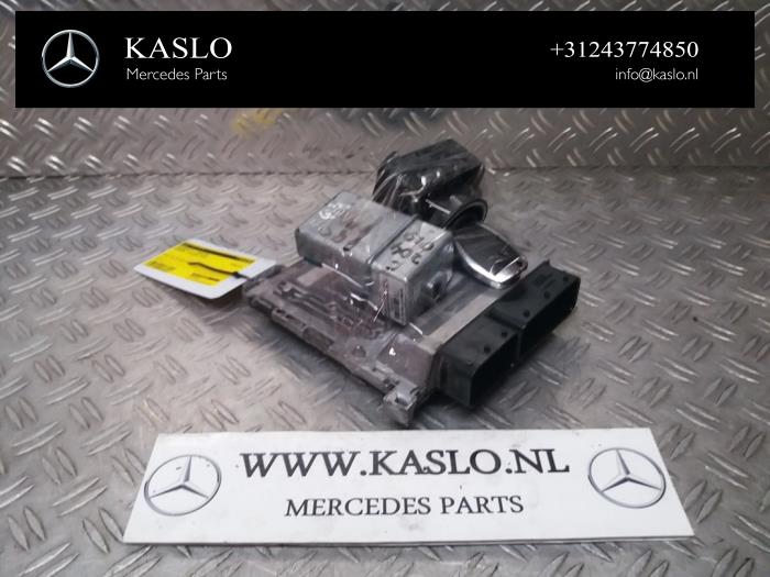Ignition lock + computer Mercedes C 1.8 C-180 CGI 16V - A2711500391 271820