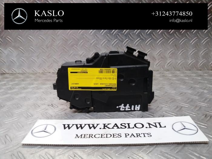 Fuse box Mercedes A 2.0 A-220 Turbo 16V - A1775404007 MERCEDES