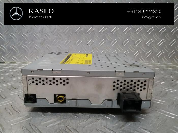 Radio amplifier Mercedes CLS 320 CDI 24V - 2118706689 BECKER