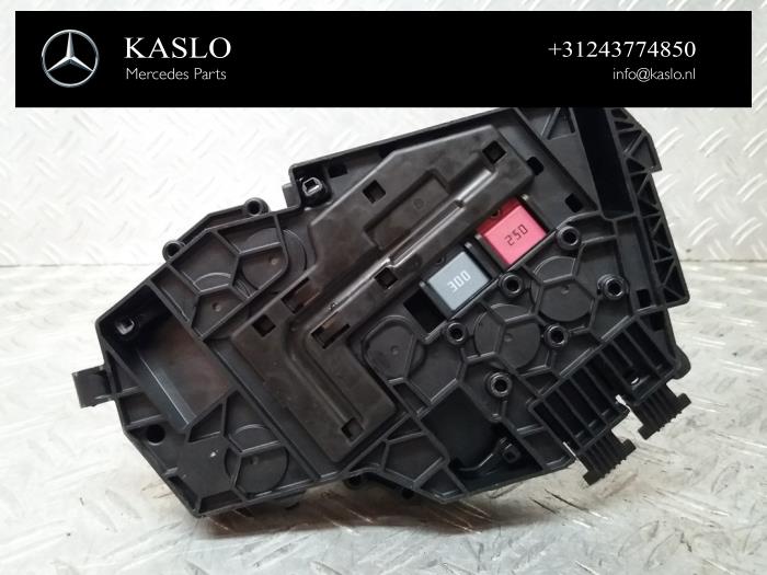 Fuse box Mercedes B 2.0 B-200d - A1775404107 MERCEDES