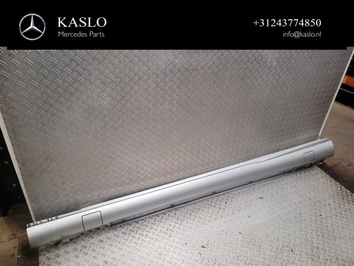Side skirt, left Mercedes E E-220 CDI 16V BlueEfficiency 775 - A2126981954