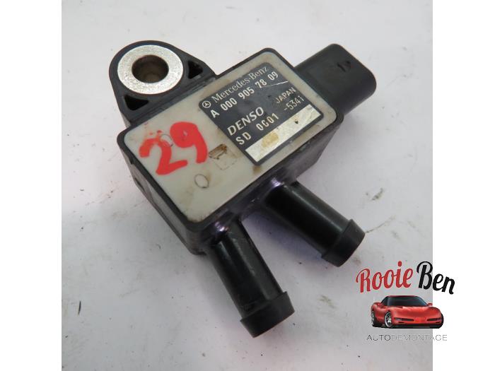 Fuel pressure sensor Mercedes A 2.0 A-220 Turbo 16V - A0009057809 ...
