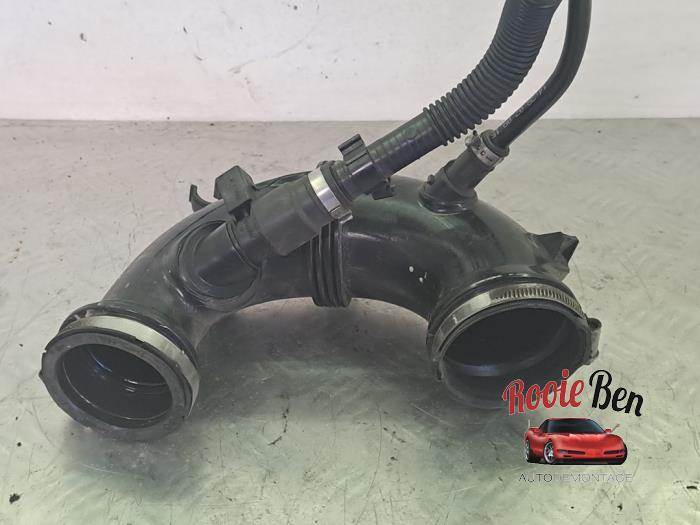 Air intake hose Mercedes E E-200 2.0 Turbo 16V - A2740900929