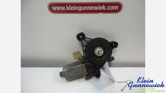 Moteur de vitre portière Volkswagen Golf - 5Q0959801B BOSCH