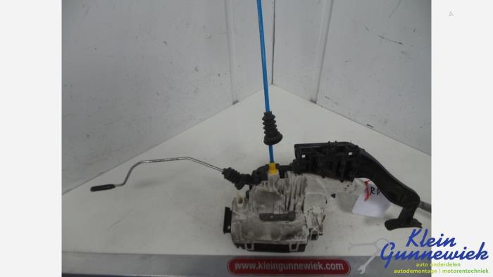 Front door lock mechanism 4-door, right Mercedes B-Klasse - A1667200435