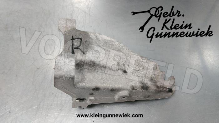 Engine mount Mercedes Vito - A6542230404 654920